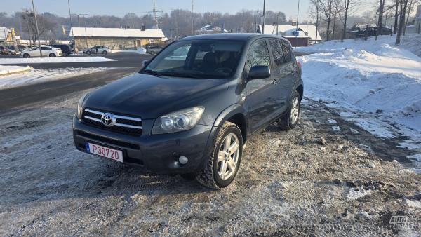 Grey Toyota RAV4 2006 in Kaunas, with an engine capacity of 2.20 L and mileage of 212 thousand km for 5200 €, photo 7 on AUTOMOTO.COM.LV