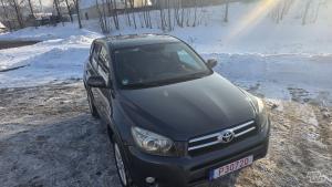 Grey Toyota RAV4 2006 in Kaunas, with an engine capacity of 2.20 L and mileage of 212 thousand km for 5200 €, photo 11 on AUTOMOTO.COM.LV