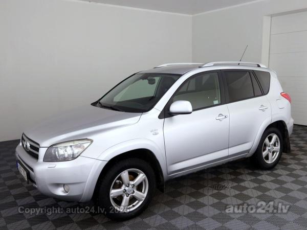 Grey Toyota RAV4 2006 in Tallinn, with an engine capacity of 2.20 L and mileage of 354 thousand km for 2999 €, photo 2 on AUTOMOTO.COM.LV