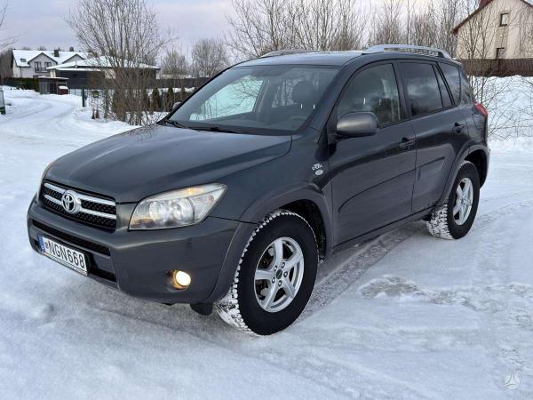 Grey Toyota RAV4 2006 in Vilnius, with an engine capacity of 2.23 L and mileage of 306 thousand km for 2950 €, photo 1 on AUTOMOTO.COM.LV