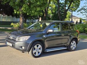 Grey Toyota RAV4 2006 in Taurage, with an engine capacity of 2.00 L and mileage of 263 thousand km for 3950 €, photo 5 on AUTOMOTO.COM.LV