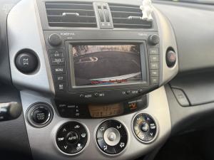 Grey Toyota RAV4 2006 in Vilnius, with an engine capacity of 2.20 L and mileage of 290 thousand km for 3950 €, photo 9 on AUTOMOTO.COM.LV