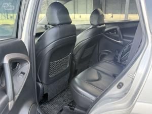 Grey Toyota RAV4 2006 in Vilnius, with an engine capacity of 2.20 L and mileage of 290 thousand km for 3950 €, photo 13 on AUTOMOTO.COM.LV