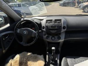 Grey Toyota RAV4 2006 in Cesis, with an engine capacity of 2.20 L and mileage of 0 thousand km for 2400 €, photo 9 on AUTOMOTO.COM.LV