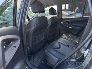 Grey Toyota RAV4 2006 in Cesis, with an engine capacity of 2.20 L and mileage of 0 thousand km for 2400 €, photo 15 on AUTOMOTO.COM.LV