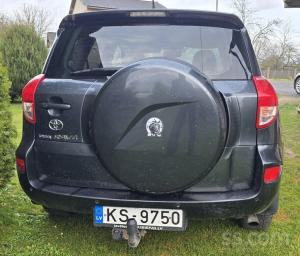 Pelēks Toyota RAV4 2006 Cēsis, ar dzinēja tilpumu 2.20 L un nobraukumu 339 tūkst. km par 4800 €, foto 5 vietnē AUTOMOTO.COM.LV