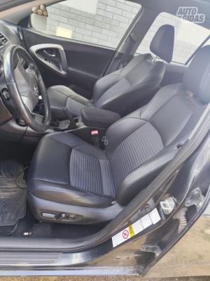 Grey Toyota RAV4 2006 in Vilnius, with an engine capacity of 2.20 L and mileage of 438 thousand km for 4700 €, photo 7 on AUTOMOTO.COM.LV