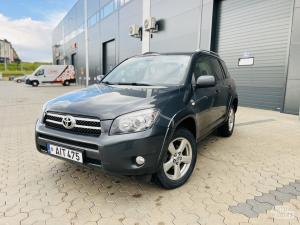Grey Toyota RAV4 2006 in Vilnius, with an engine capacity of 2.00 L and mileage of 269 thousand km for 2499 €, photo  on AUTOMOTO.COM.LV