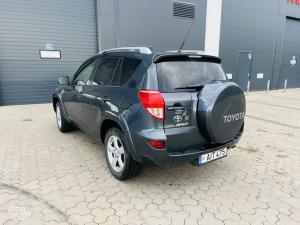 Pelēks Toyota RAV4 2006 Viļņa, ar dzinēja tilpumu 2.00 L un nobraukumu 269 tūkst. km par 2499 €, foto 6 vietnē AUTOMOTO.COM.LV