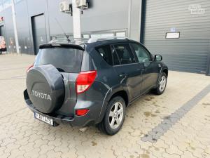 Pelēks Toyota RAV4 2006 Viļņa, ar dzinēja tilpumu 2.00 L un nobraukumu 269 tūkst. km par 2499 €, foto 8 vietnē AUTOMOTO.COM.LV
