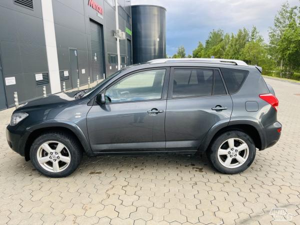 Grey Toyota RAV4 2006 in Vilnius, with an engine capacity of 2.00 L and mileage of 269 thousand km for 2499 €, photo 8 on AUTOMOTO.COM.LV