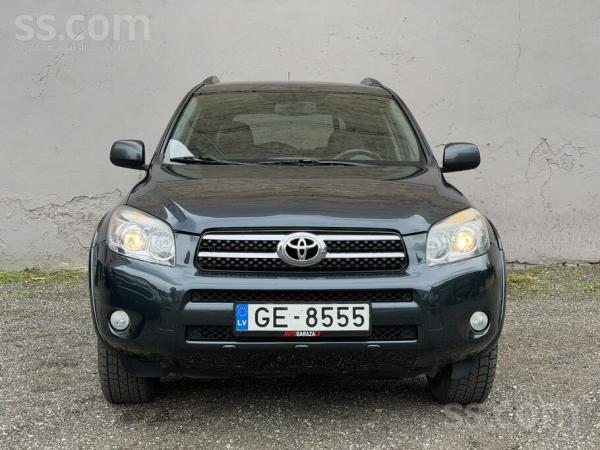 Pelēks Toyota RAV4 2006 Rīga, ar dzinēja tilpumu 2.20 L un nobraukumu 246 tūkst. km par 2990 €, foto 4 vietnē AUTOMOTO.COM.LV