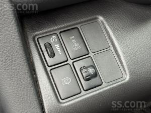 Grey Toyota RAV4 2006 in Riga, with an engine capacity of 2.20 L and mileage of 246 thousand km for 2990 €, photo 10 on AUTOMOTO.COM.LV