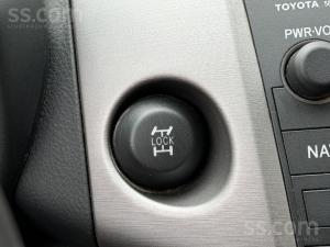 Grey Toyota RAV4 2006 in Riga, with an engine capacity of 2.20 L and mileage of 246 thousand km for 2990 €, photo 15 on AUTOMOTO.COM.LV