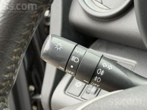 Grey Toyota RAV4 2006 in Riga, with an engine capacity of 2.20 L and mileage of 246 thousand km for 2990 €, photo 16 on AUTOMOTO.COM.LV