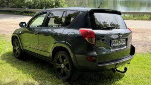 Grey Toyota RAV4 2006 in Vilnius, with an engine capacity of 2.23 L and mileage of 321 thousand km for 2499 €, photo 6 on AUTOMOTO.COM.LV