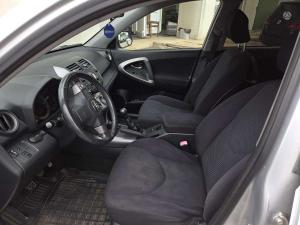 Pelēks Toyota RAV4 2006 Šauļi, ar dzinēja tilpumu 2.23 L un nobraukumu 239 tūkst. km par 3380 €, foto 10 vietnē AUTOMOTO.COM.LV