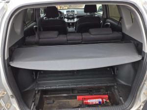 Pelēks Toyota RAV4 2006 Šauļi, ar dzinēja tilpumu 2.23 L un nobraukumu 239 tūkst. km par 3380 €, foto 12 vietnē AUTOMOTO.COM.LV