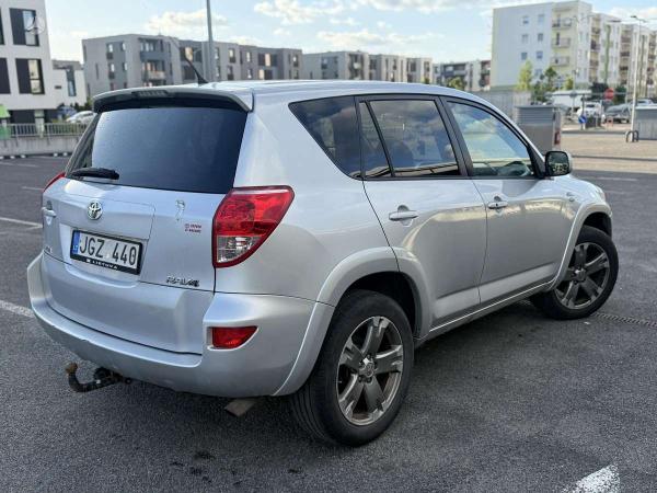 Grey Toyota RAV4 2006 in Vilnius, with an engine capacity of 2.23 L and mileage of 230 thousand km for 3850 €, photo 5 on AUTOMOTO.COM.LV