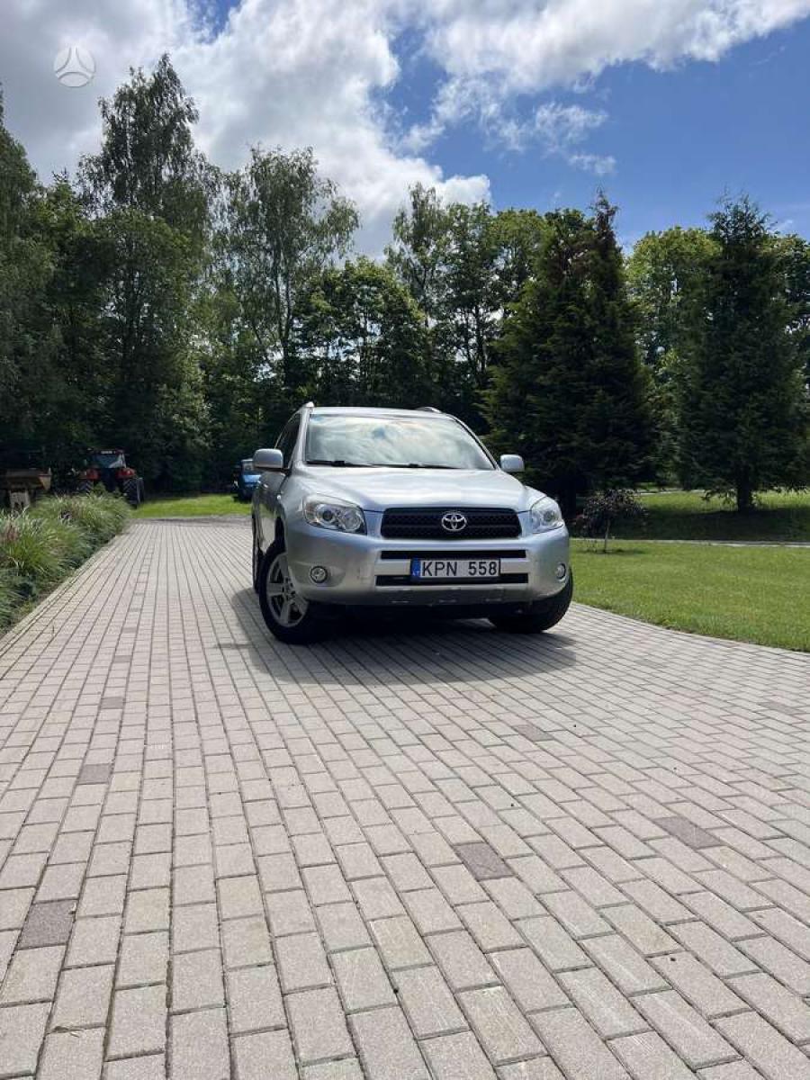 Pelēks Toyota RAV4 2006 Šilalė, ar dzinēja tilpumu 2.23 L un nobraukumu 297 tūkst. km par 4150 €, foto 3 vietnē AUTOMOTO.COM.LV