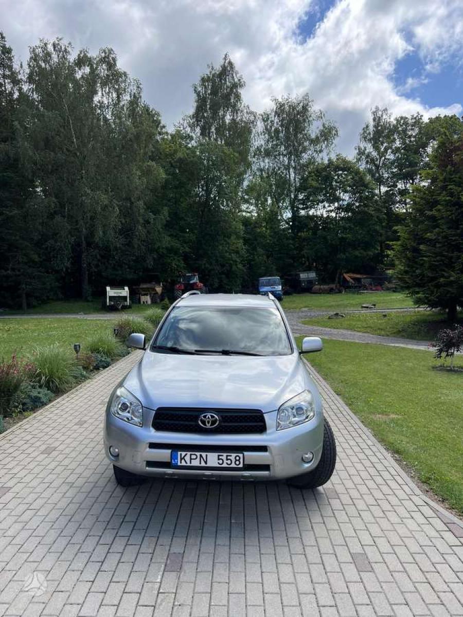 Pelēks Toyota RAV4 2006 Šilalė, ar dzinēja tilpumu 2.23 L un nobraukumu 297 tūkst. km par 4150 €, foto 4 vietnē AUTOMOTO.COM.LV