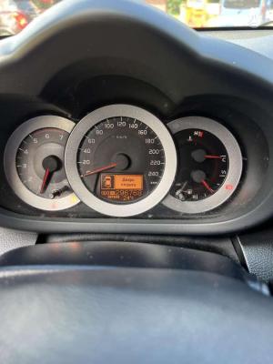 Pelēks Toyota RAV4 2006 Šilalė, ar dzinēja tilpumu 2.23 L un nobraukumu 297 tūkst. km par 4150 €, foto 10 vietnē AUTOMOTO.COM.LV