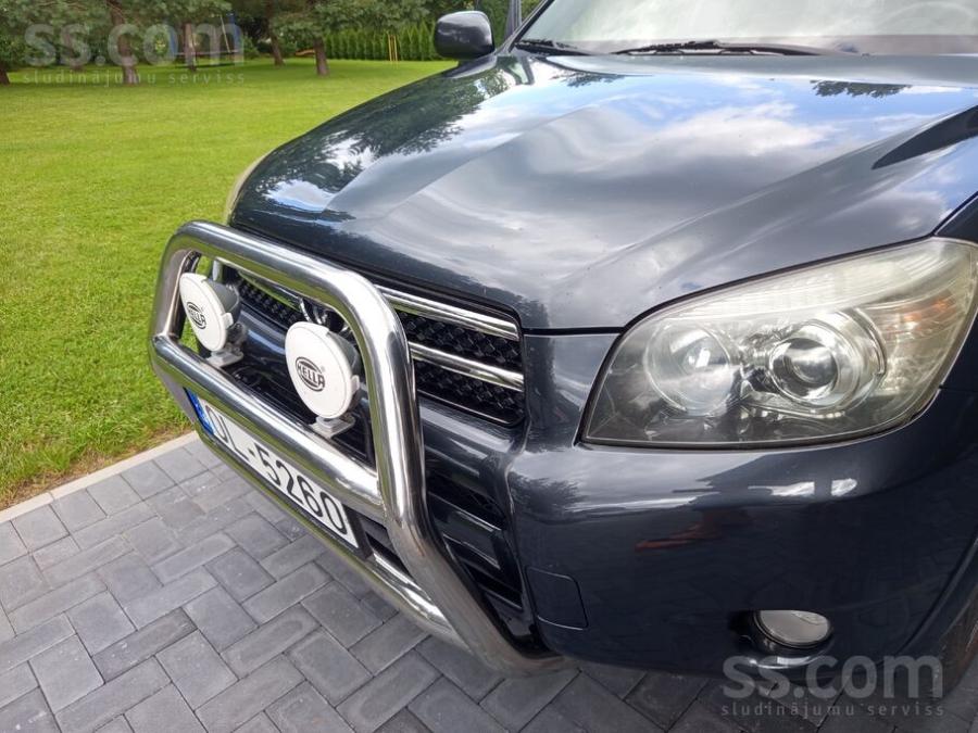 Pelēks Toyota RAV4 2006 Jelgava, ar dzinēja tilpumu 2.20 L un nobraukumu 258 tūkst. km par 3700 €, foto 10 vietnē AUTOMOTO.COM.LV