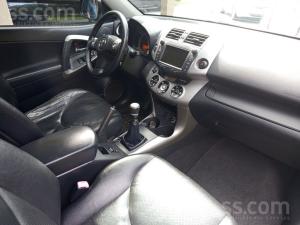 Pelēks Toyota RAV4 2006 Jelgava, ar dzinēja tilpumu 2.20 L un nobraukumu 258 tūkst. km par 3700 €, foto 15 vietnē AUTOMOTO.COM.LV