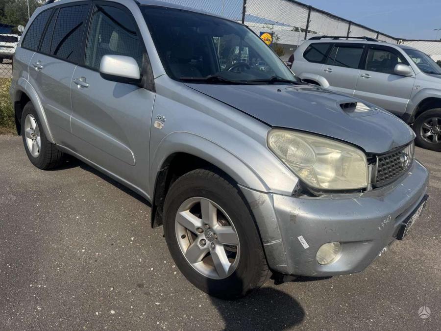 Pelēks Toyota RAV4 2006 Rīga, ar dzinēja tilpumu 2.00 L un nobraukumu 248 tūkst. km par 1690 €, foto 3 vietnē AUTOMOTO.COM.LV