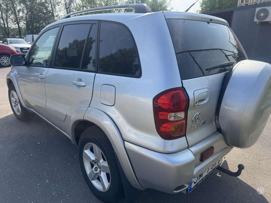 Pelēks Toyota RAV4 2006 Rīga, ar dzinēja tilpumu 2.00 L un nobraukumu 248 tūkst. km par 1690 €, foto 6 vietnē AUTOMOTO.COM.LV