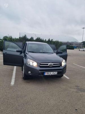 Grey Toyota RAV4 2006 in Siauliai, with an engine capacity of 2.23 L and mileage of 313 thousand km for 4150 €, photo 7 on AUTOMOTO.COM.LV