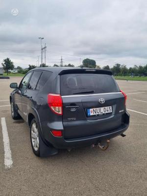 Grey Toyota RAV4 2006 in Siauliai, with an engine capacity of 2.23 L and mileage of 313 thousand km for 4150 €, photo 10 on AUTOMOTO.COM.LV
