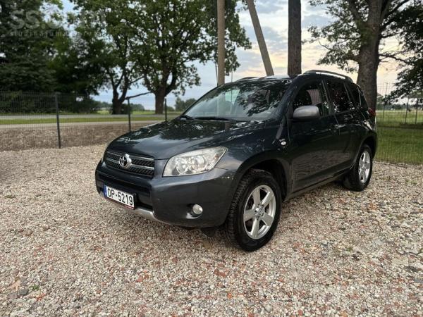 Pelēks Toyota RAV4 2006 Cēsis, ar dzinēja tilpumu 2.20 L un nobraukumu 0 tūkst. km par 6500 €, foto 1 vietnē AUTOMOTO.COM.LV