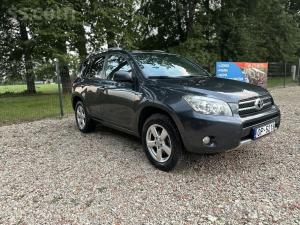 Pelēks Toyota RAV4 2006 Cēsis, ar dzinēja tilpumu 2.20 L un nobraukumu 0 tūkst. km par 6500 €, foto 3 vietnē AUTOMOTO.COM.LV