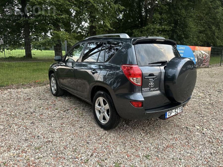 Pelēks Toyota RAV4 2006 Cēsis, ar dzinēja tilpumu 2.20 L un nobraukumu 0 tūkst. km par 6500 €, foto 4 vietnē AUTOMOTO.COM.LV