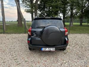 Pelēks Toyota RAV4 2006 Cēsis, ar dzinēja tilpumu 2.20 L un nobraukumu 0 tūkst. km par 6500 €, foto 5 vietnē AUTOMOTO.COM.LV