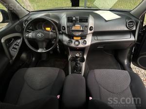 Pelēks Toyota RAV4 2006 Cēsis, ar dzinēja tilpumu 2.20 L un nobraukumu 0 tūkst. km par 6500 €, foto 7 vietnē AUTOMOTO.COM.LV