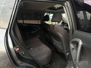 Pelēks Toyota RAV4 2006 Cēsis, ar dzinēja tilpumu 2.20 L un nobraukumu 0 tūkst. km par 6500 €, foto 8 vietnē AUTOMOTO.COM.LV