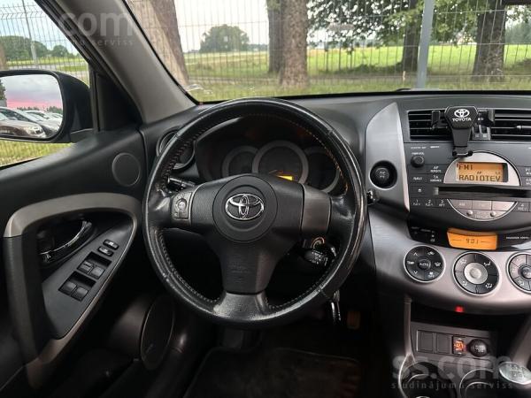 Pelēks Toyota RAV4 2006 Cēsis, ar dzinēja tilpumu 2.20 L un nobraukumu 0 tūkst. km par 6500 €, foto 10 vietnē AUTOMOTO.COM.LV