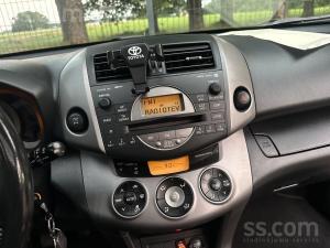 Pelēks Toyota RAV4 2006 Cēsis, ar dzinēja tilpumu 2.20 L un nobraukumu 0 tūkst. km par 6500 €, foto 14 vietnē AUTOMOTO.COM.LV