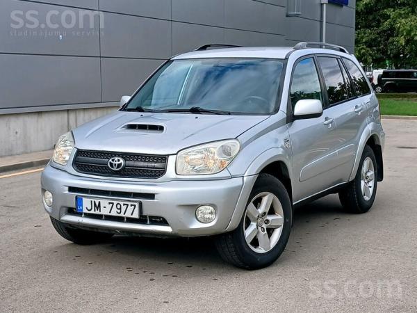 Pelēks Toyota RAV4 2006 Rīga, ar dzinēja tilpumu 2.00 L un nobraukumu 0 tūkst. km par 2290 €, foto 1 vietnē AUTOMOTO.COM.LV