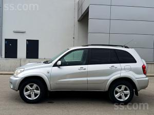 Pelēks Toyota RAV4 2006 Rīga, ar dzinēja tilpumu 2.00 L un nobraukumu 0 tūkst. km par 2290 €, foto 3 vietnē AUTOMOTO.COM.LV