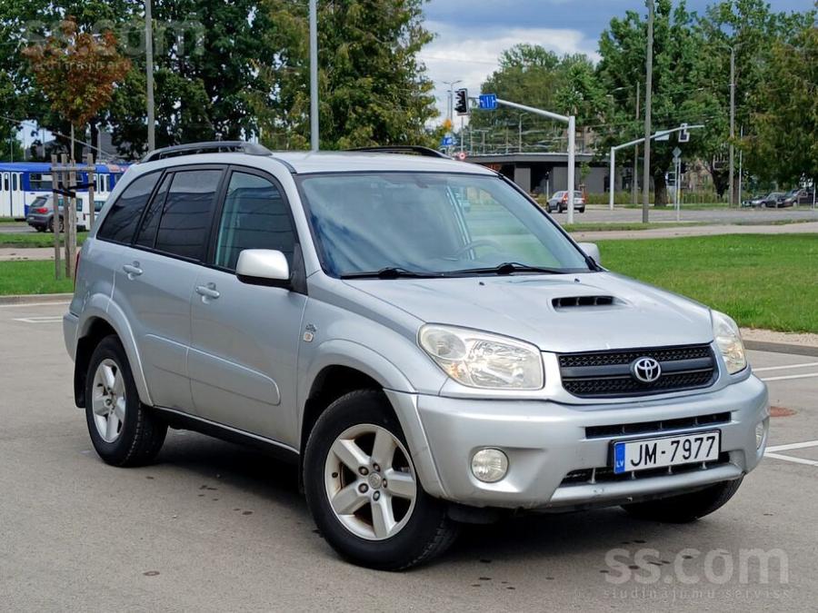 Pelēks Toyota RAV4 2006 Rīga, ar dzinēja tilpumu 2.00 L un nobraukumu 0 tūkst. km par 2290 €, foto 4 vietnē AUTOMOTO.COM.LV
