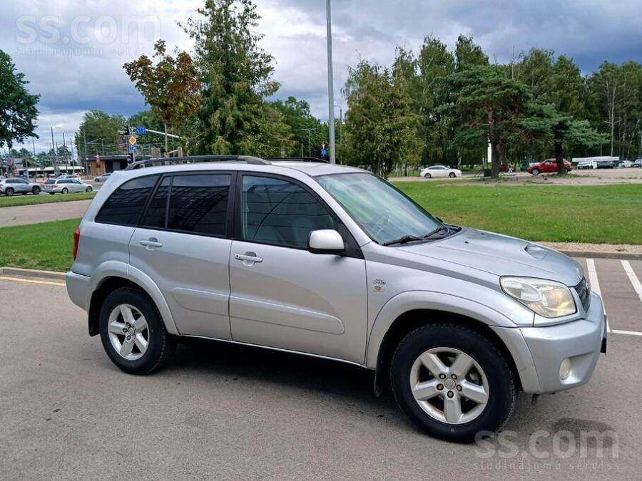 Pelēks Toyota RAV4 2006 Rīga, ar dzinēja tilpumu 2.00 L un nobraukumu 0 tūkst. km par 2290 €, foto 7 vietnē AUTOMOTO.COM.LV