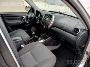 Pelēks Toyota RAV4 2006 Rīga, ar dzinēja tilpumu 2.00 L un nobraukumu 0 tūkst. km par 2290 €, foto 9 vietnē AUTOMOTO.COM.LV