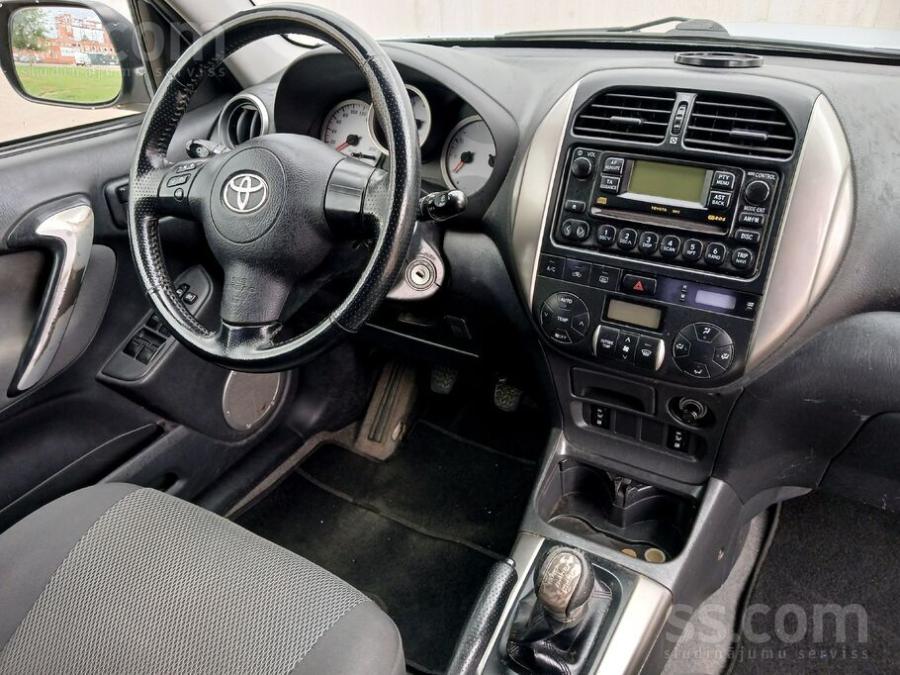 Pelēks Toyota RAV4 2006 Rīga, ar dzinēja tilpumu 2.00 L un nobraukumu 0 tūkst. km par 2290 €, foto 10 vietnē AUTOMOTO.COM.LV