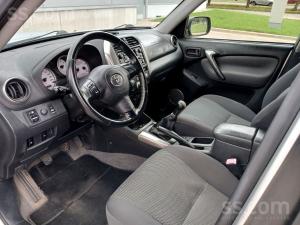 Pelēks Toyota RAV4 2006 Rīga, ar dzinēja tilpumu 2.00 L un nobraukumu 0 tūkst. km par 2290 €, foto 11 vietnē AUTOMOTO.COM.LV
