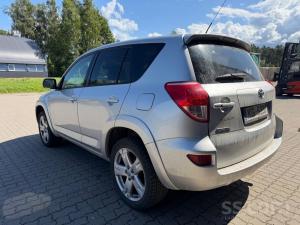 Pelēks Toyota RAV4 2006 Jūrmala, ar dzinēja tilpumu 2.20 L un nobraukumu 376 tūkst. km par 1990 €, foto 3 vietnē AUTOMOTO.COM.LV