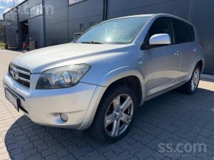 Pelēks Toyota RAV4 2006 Jūrmala, ar dzinēja tilpumu 2.20 L un nobraukumu 376 tūkst. km par 1990 €, foto 5 vietnē AUTOMOTO.COM.LV