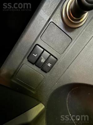 Pelēks Toyota RAV4 2006 Jūrmala, ar dzinēja tilpumu 2.20 L un nobraukumu 376 tūkst. km par 1990 €, foto 10 vietnē AUTOMOTO.COM.LV